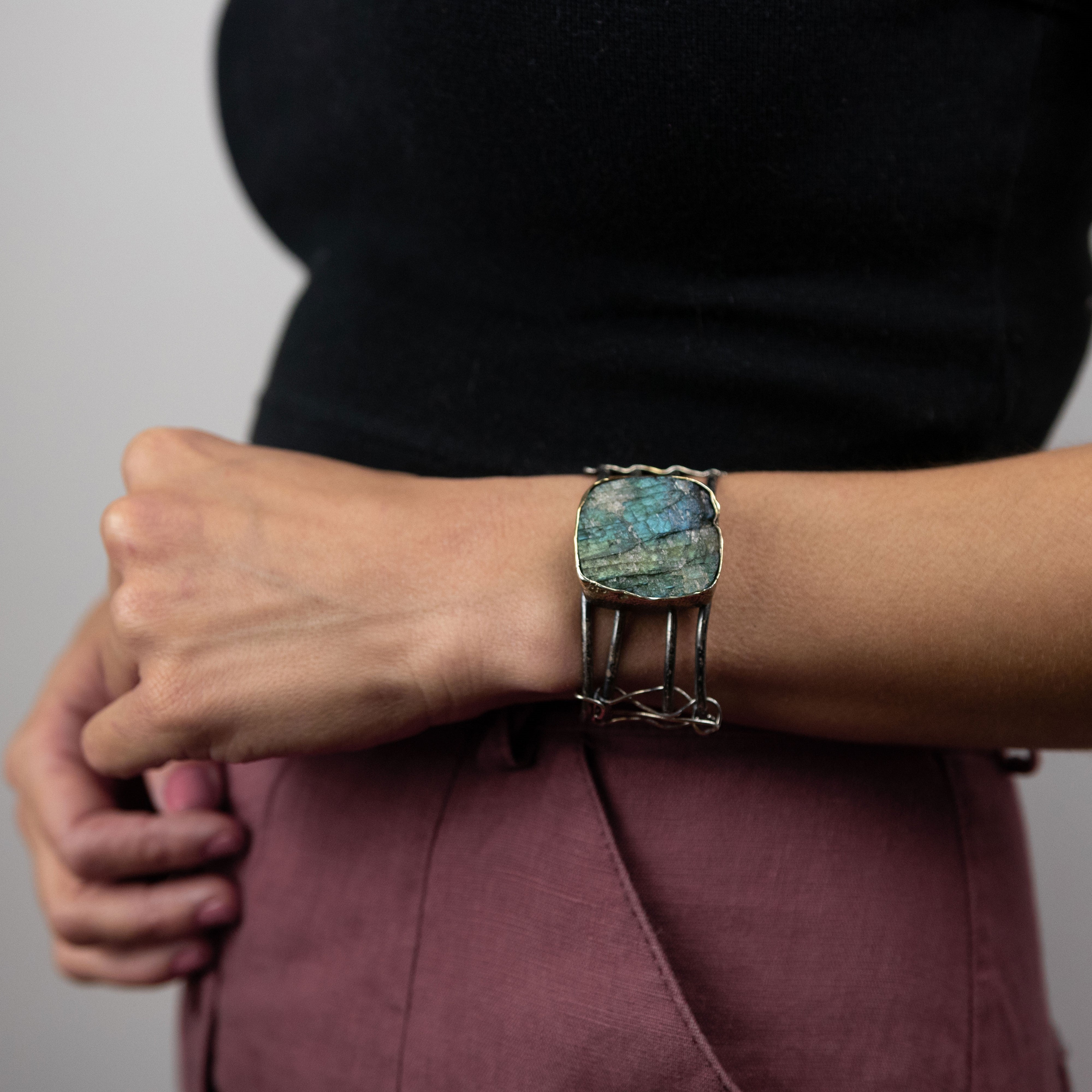 Pulsera Rígida FourLines – Plata Luz